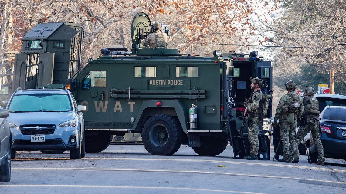 Suspect in custody after SWAT situation Monday in Central Austin | kvue.com
