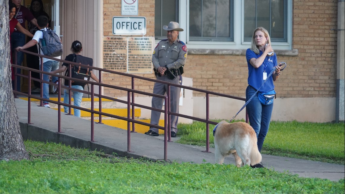 Uvalde shooting aftermath: Students head back to school | kvue.com