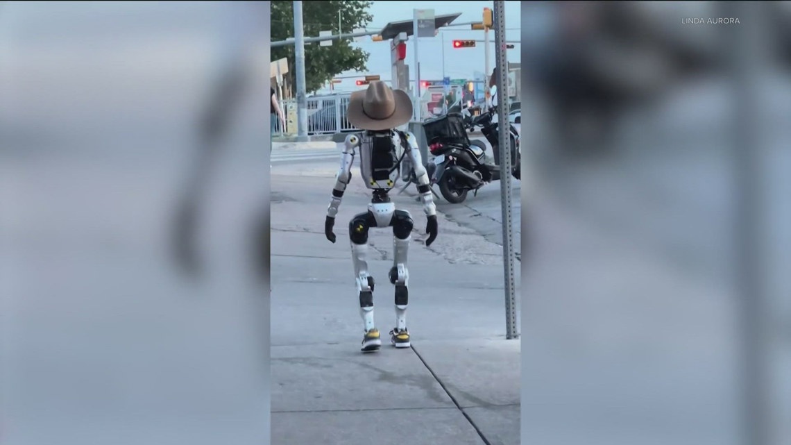 Robot seen walking around Austin alone | kvue.com