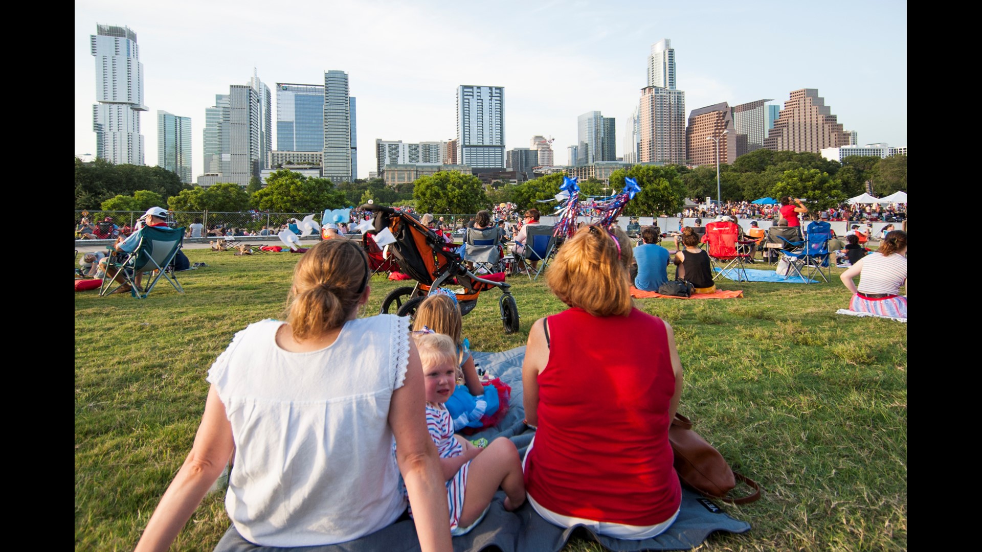 Thousands pack Vic Mathias Shores for annual Fourth of July symphony ...