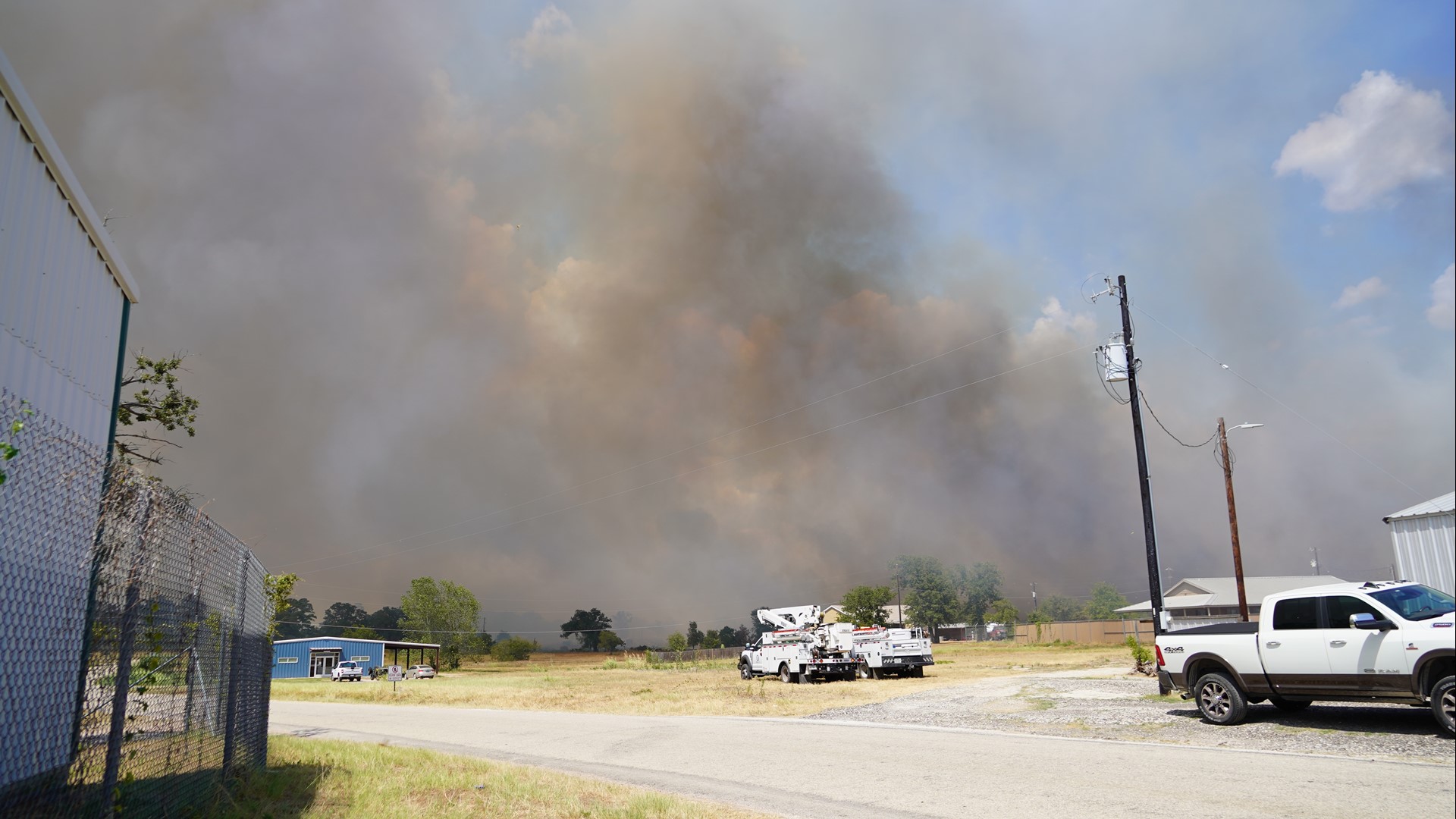 Bastrop County crews battle wildfire near State Highway 71 | kvue.com