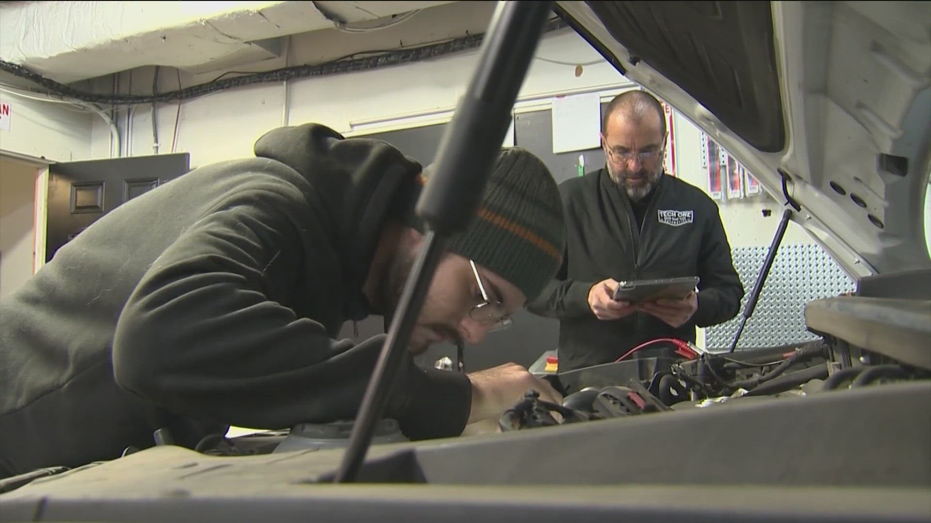 FBI: Unpaid toll text scam targeting Texas drivers | kvue.com