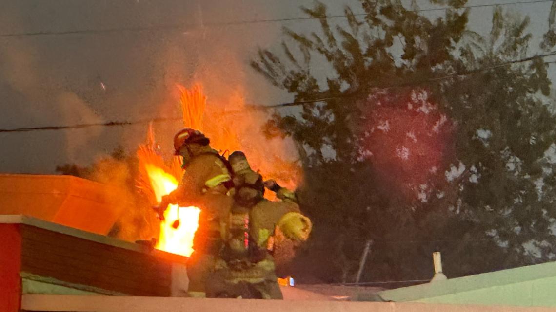 Austin firefighters put out fire at South Austin pizza restaurant ...