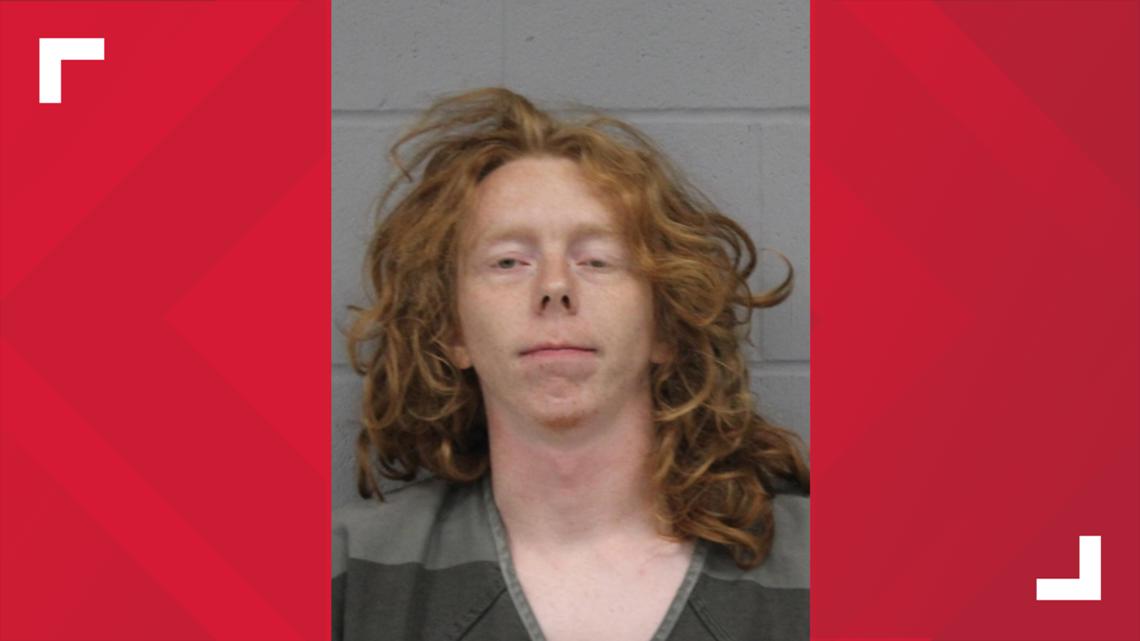 Man charged with murder after body found behind South Austin bus stop ...