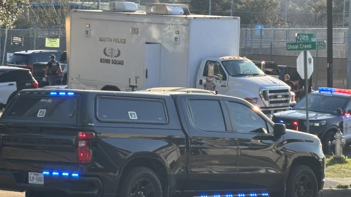 Suspect in custody after 24th Street SWAT call | kvue.com