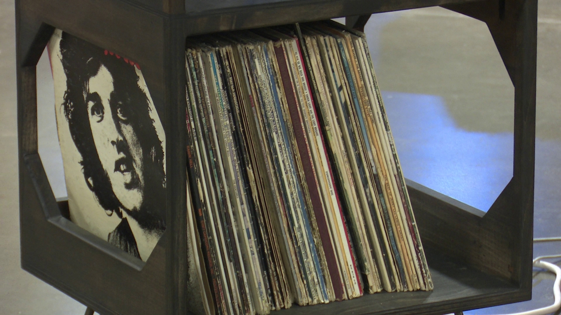 Record number of people attend Austin Record Convention | kvue.com