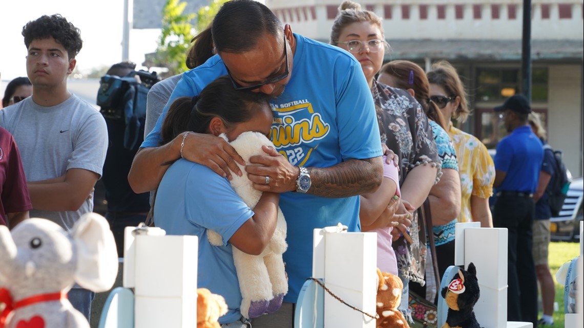 Photos: Uvalde community mourns students and teachers killed in Robb ...