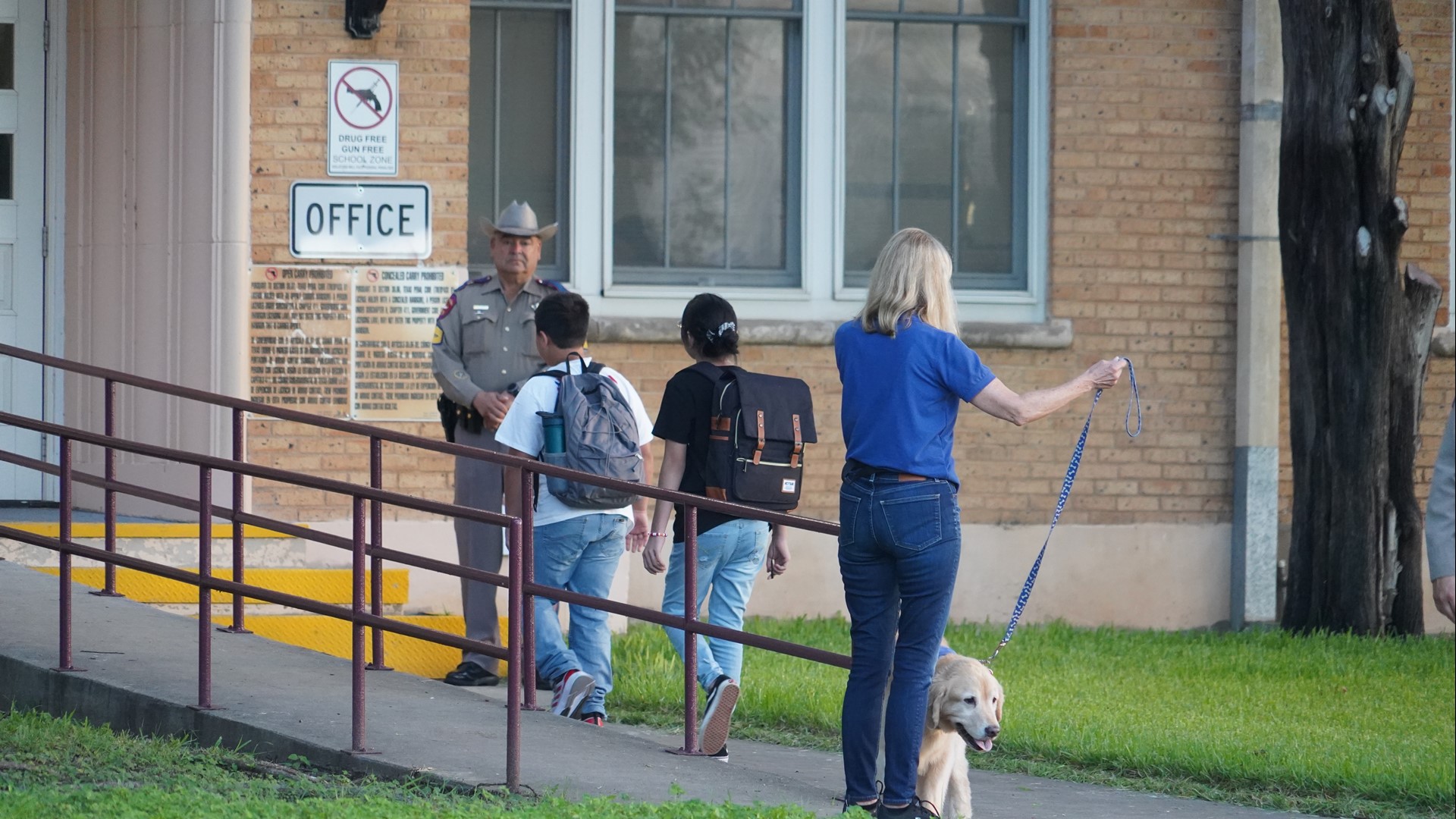 Uvalde shooting aftermath: Students head back to school | kvue.com