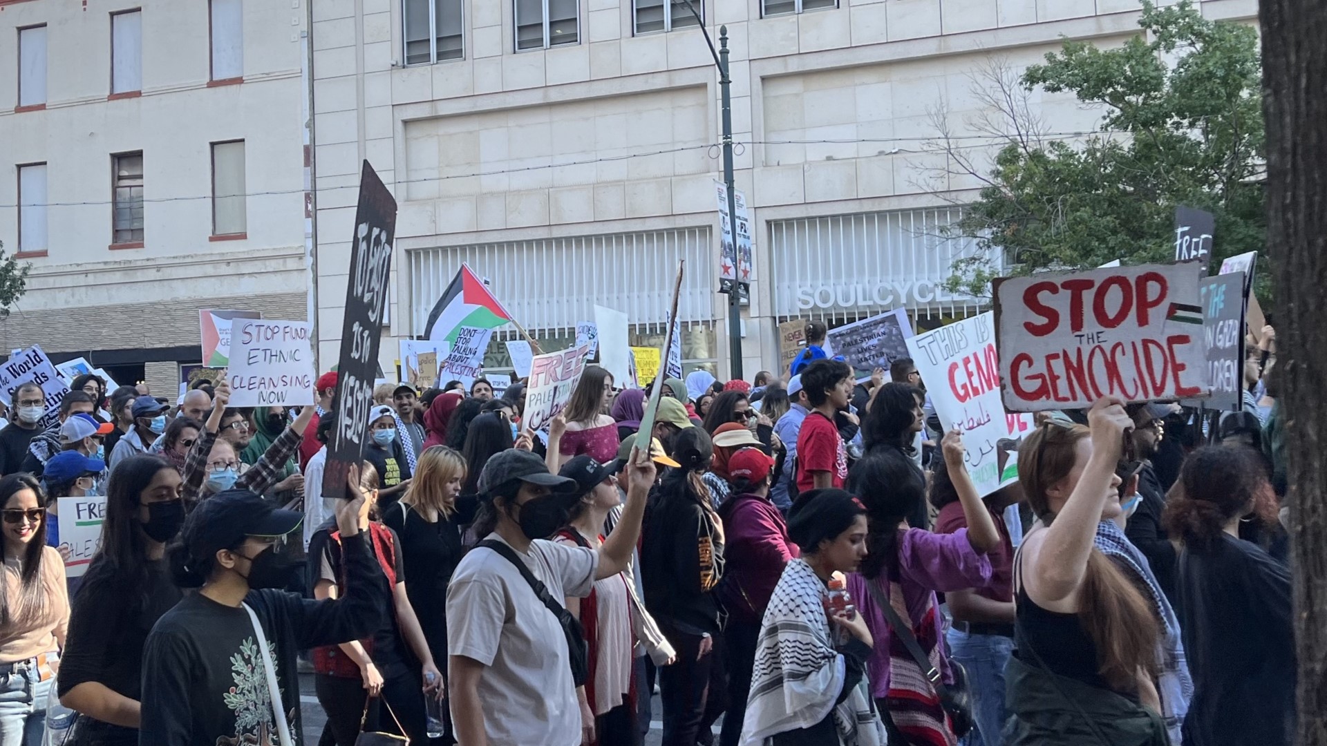Israel, Palestine supporters gather in separate protests at the Texas ...