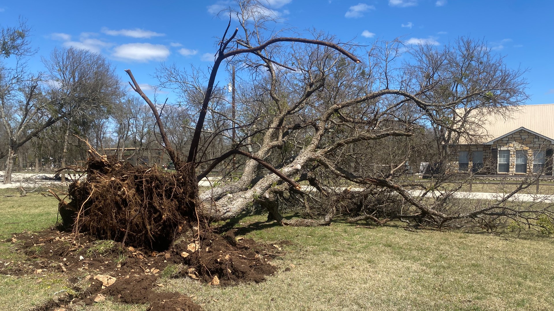 Jarrell faces lengthy cleanup process after tornado strikes | kvue.com