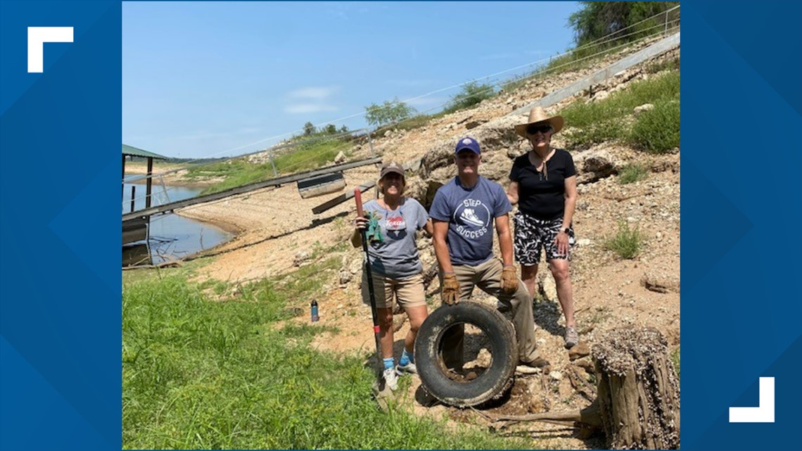 Volunteers remove 193 bags of trash from Lake Travis during annual ...