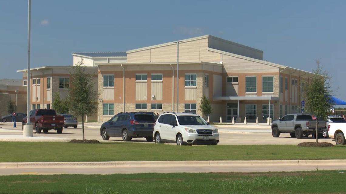 Donald Lewis Hisle Elementary: Family helps dedicate new school | kvue.com