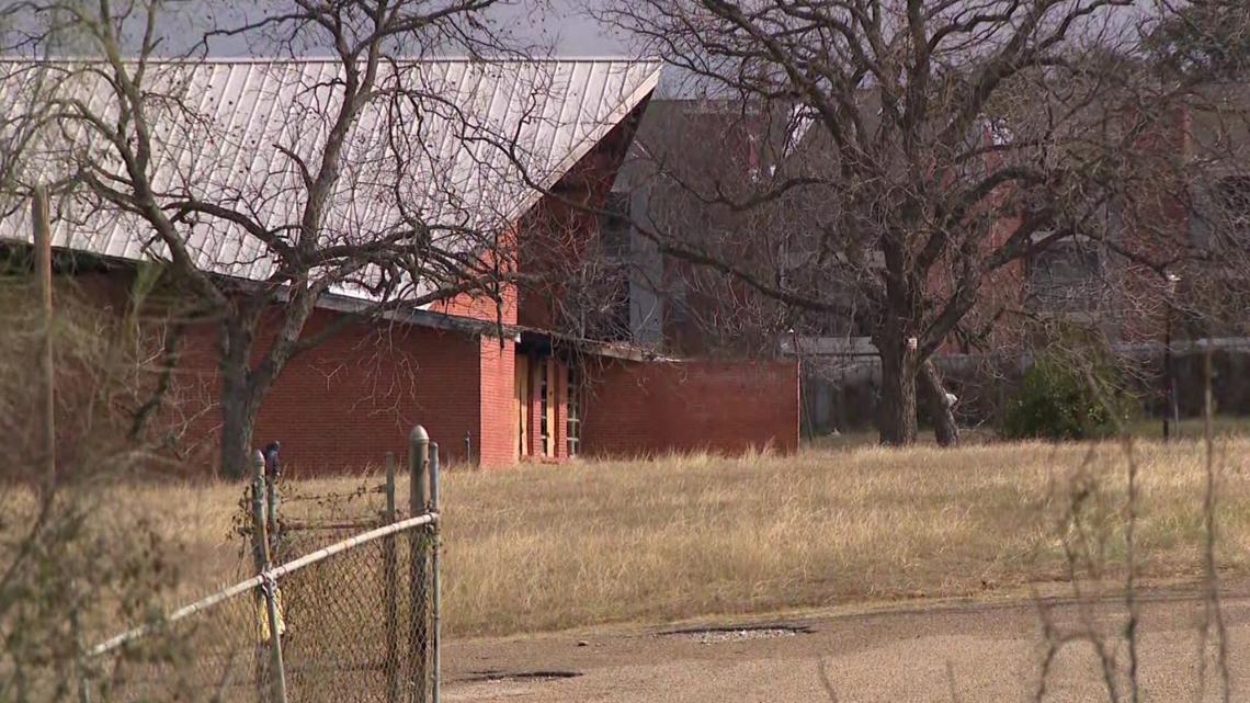 Fire at vacant church on Blessing Avenue in northeast Austin, Texas ...