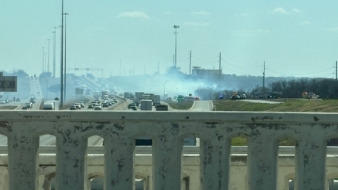 Kyle firefighters responding to grass fire near 210 exit off I-35 ...