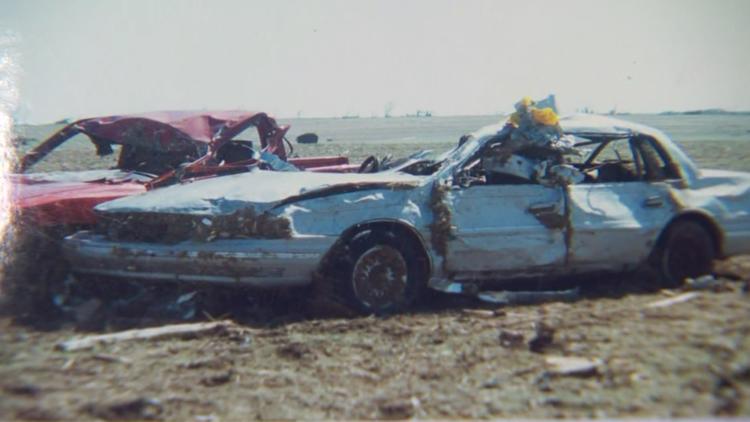 First responders reflect on recovery efforts during 1997 Jarrell ...