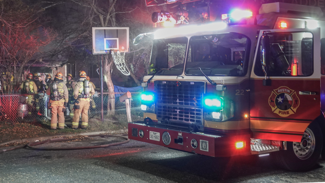 Crews investigating house fire in southeast Austin | kvue.com
