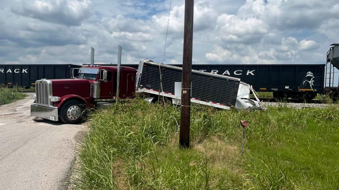 Bastrop County train, 18-wheeler collision; no injuries reported | kvue.com