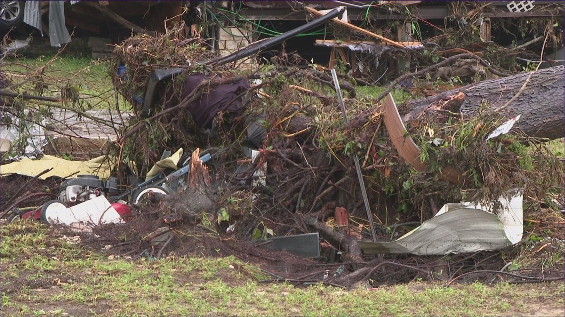 Volunteers rally to aid Travis County flood victims | kvue.com