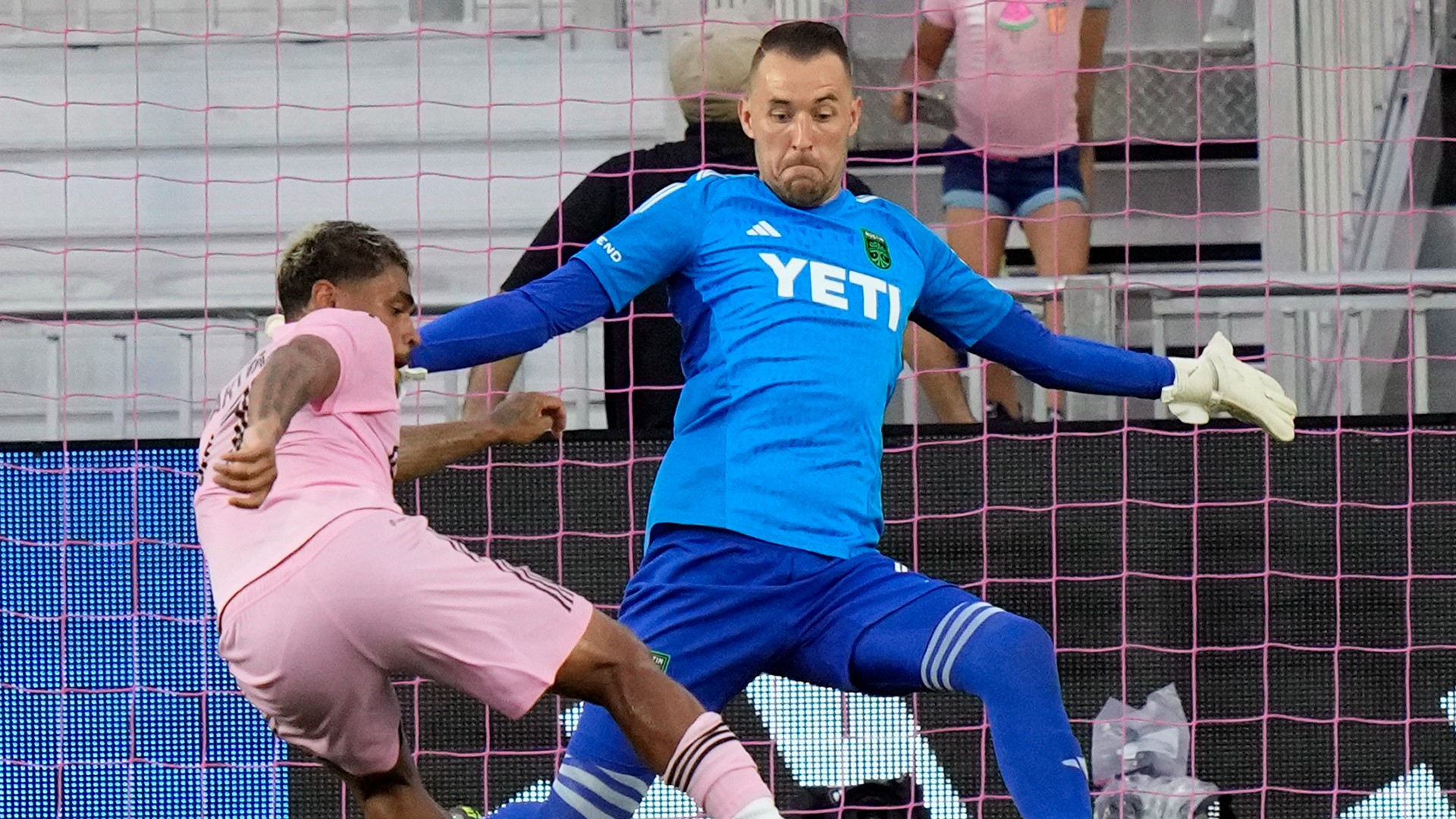 Texas Longhorns burnt orange color: The history behind it all | kvue.com