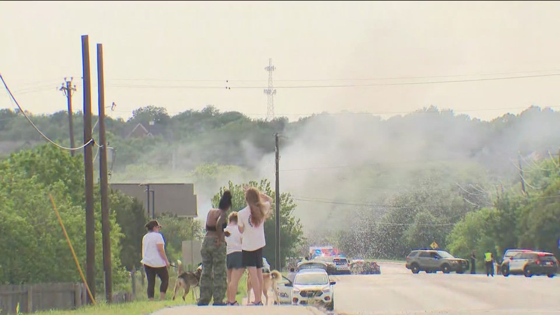 Police detonate explosive device discovered at home in South Austin ...