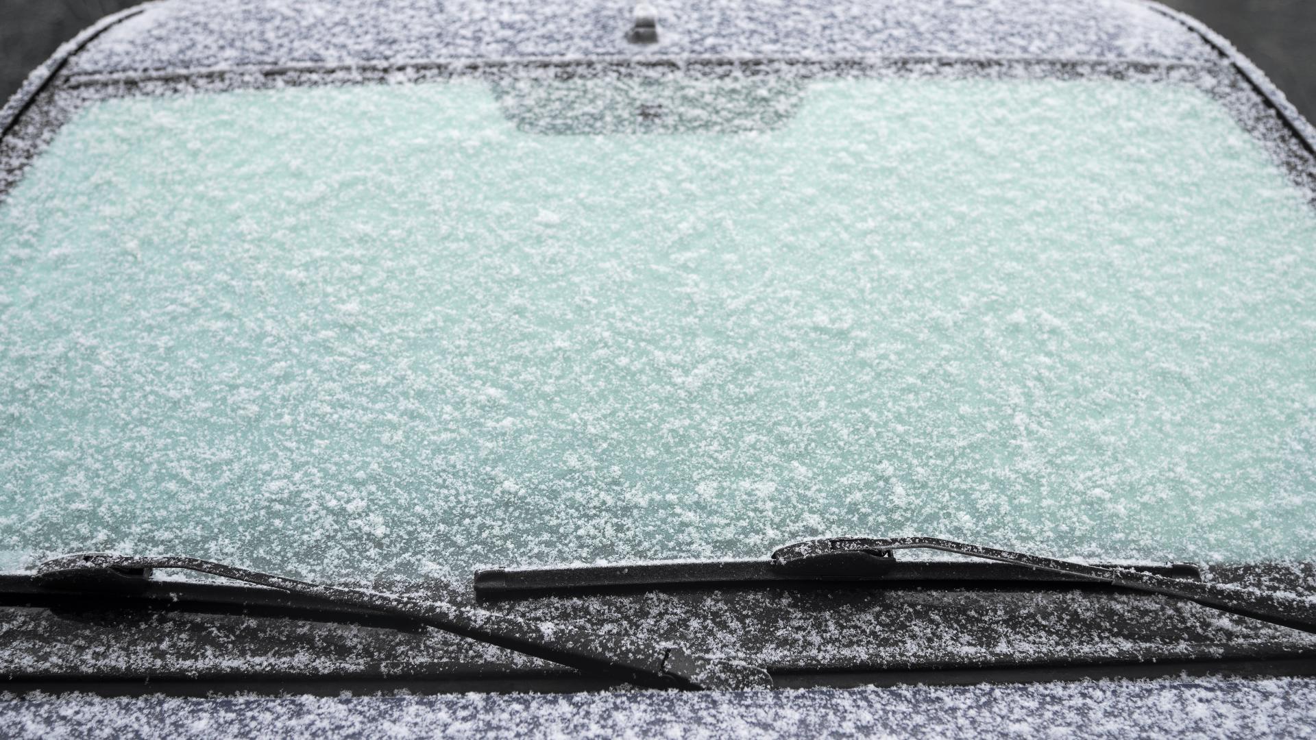 How to prepare your car so de-icing is easier after freezing rain ...