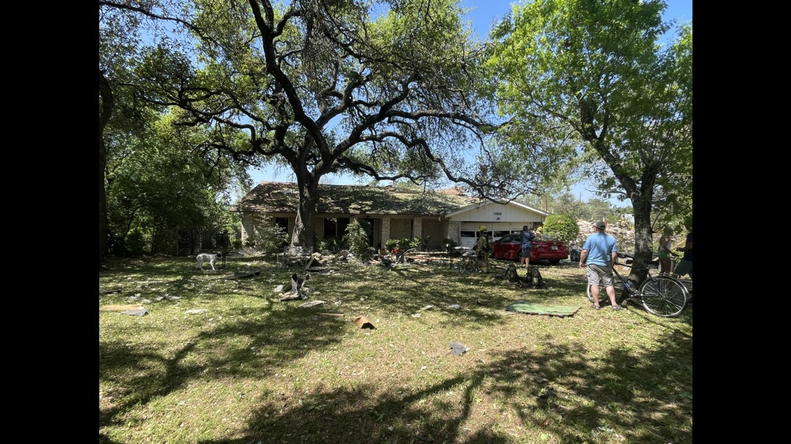 Austin house explosion injures 6, damages 24 homes | kvue.com