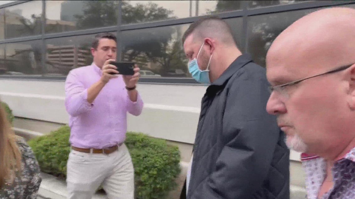 University of Texas suspends Chris Beard amid domestic violence allegations | kvue.com