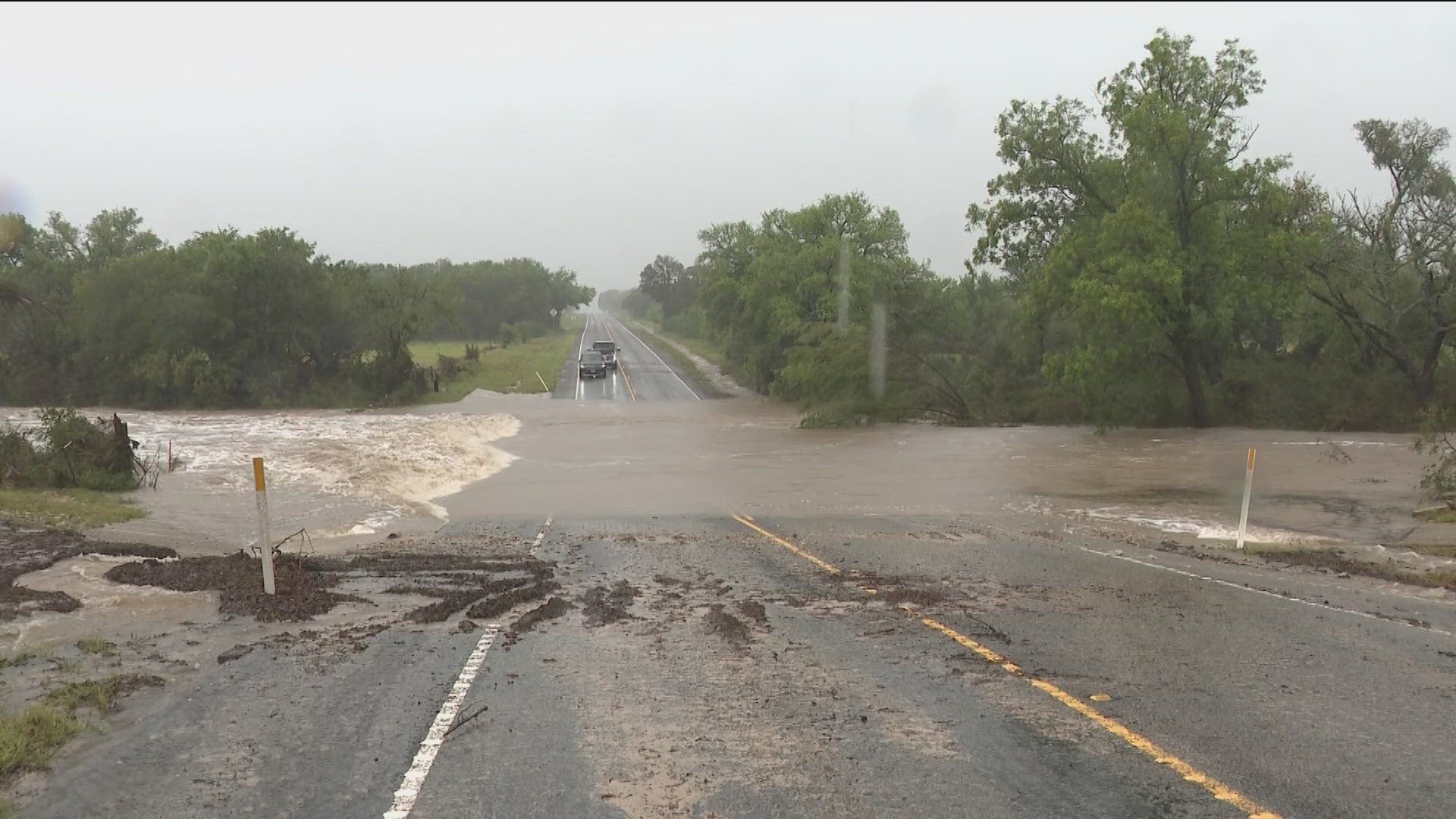 1 dead, 2 missing as crews assess flood damage in Williamson County ...