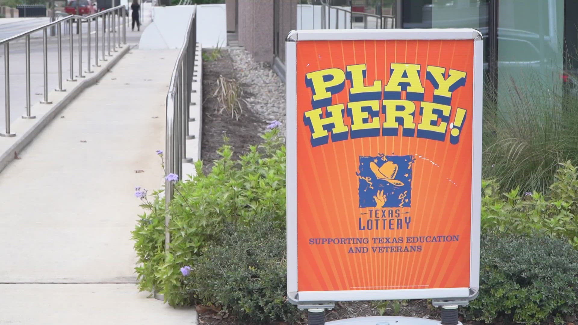 Powerball jackpot reaches $1.7B ahead of Christmas Eve drawing | kvue.com