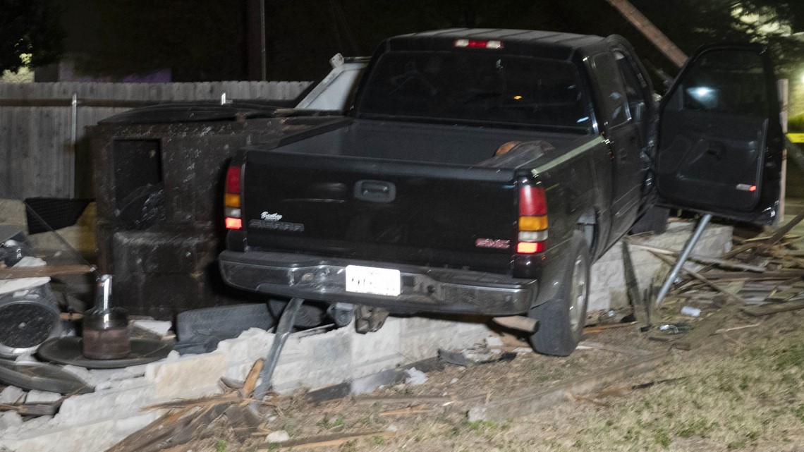 Driver arrested for DUI after slamming into wall outside Austin-area ...