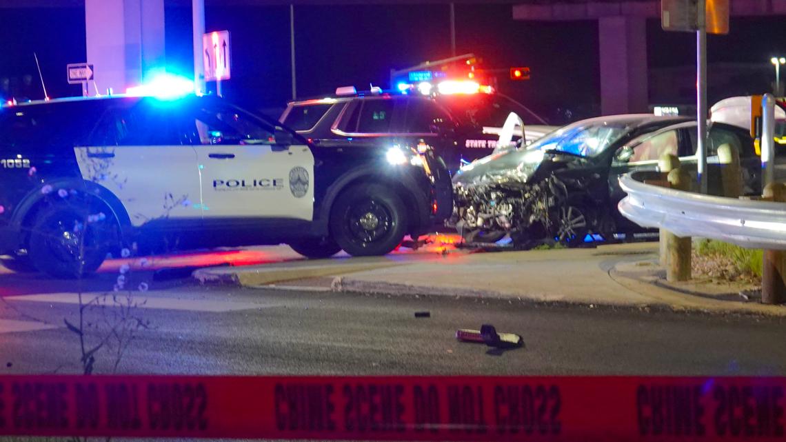 Austin police shoot suspect after crash in stolen car | kvue.com