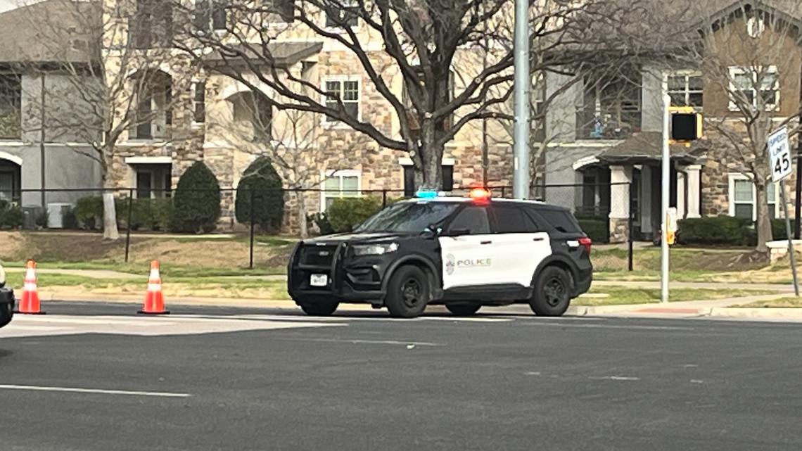 Teen injured in shooting outside Akins High School in South Austin ...