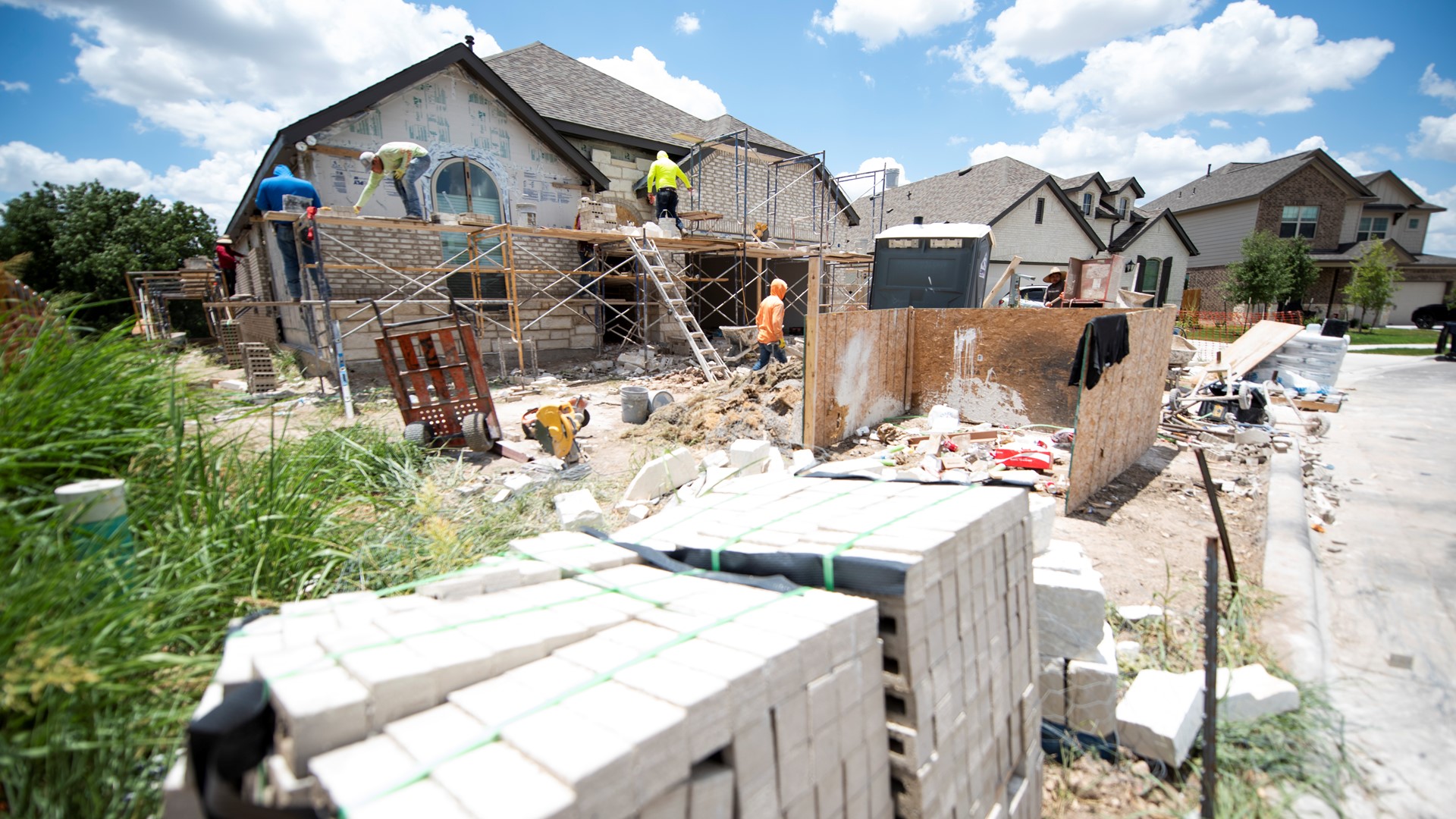 Active listings in Austin rise over pre-pandemic levels, data shows ...