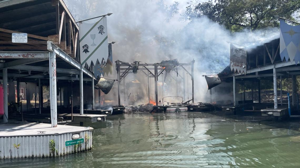 Austin fire crews respond to boat dock fire | kvue.com