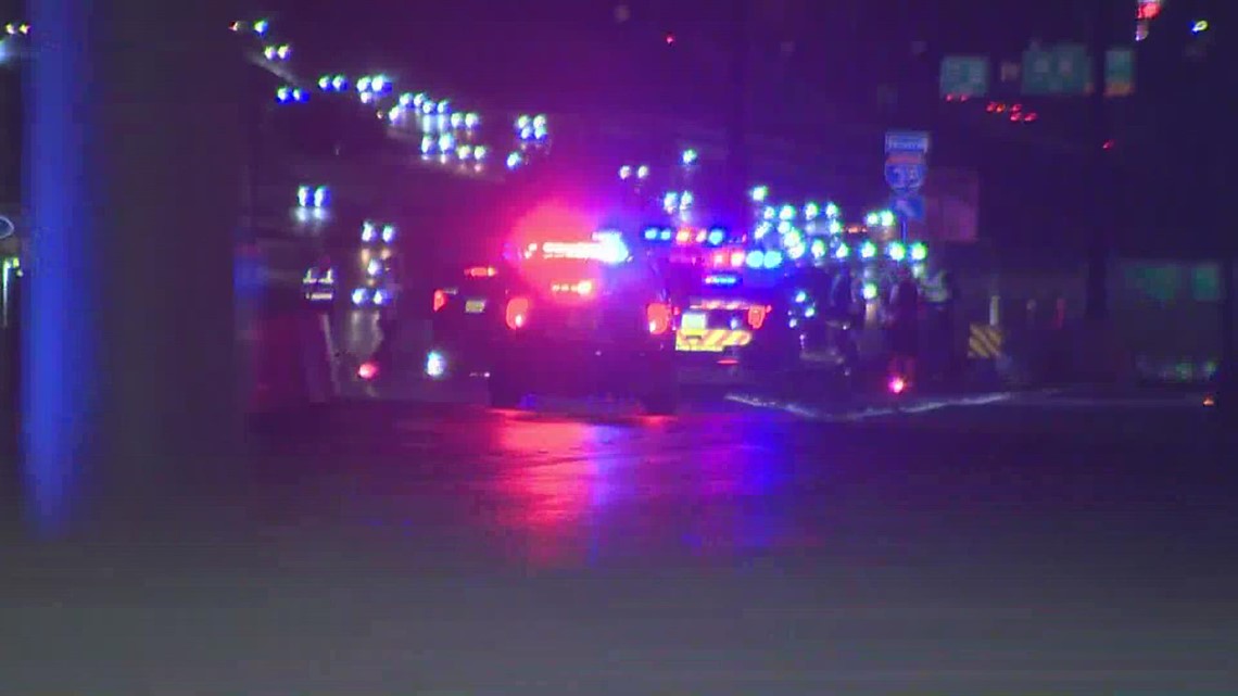 Part Of I 35 Closed As Crews Respond To 18 Wheeler Fire In South Austin