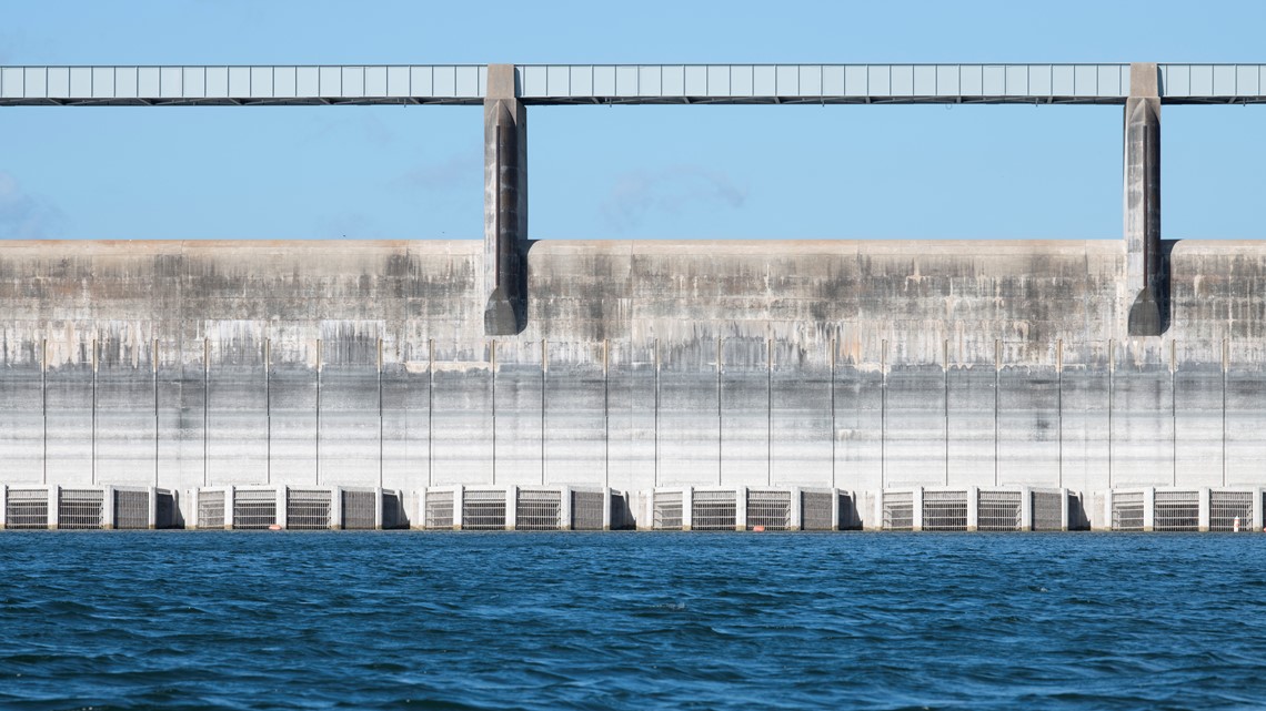 As July heat breaks records, Lake Travis water levels continue to drop ...