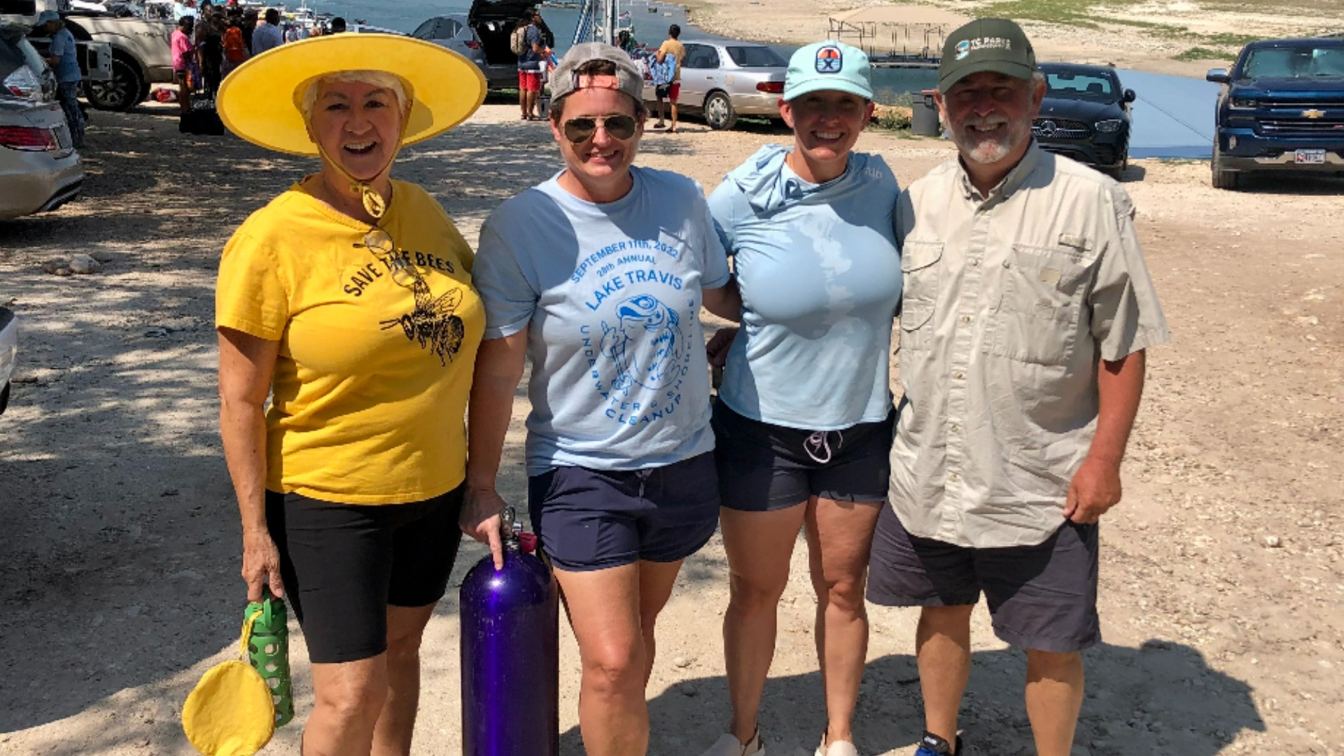Volunteers remove 193 bags of trash from Lake Travis during annual ...