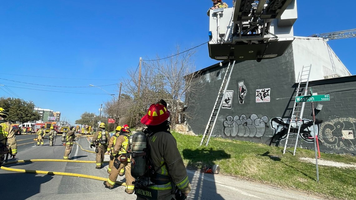 Structure fire off South Congress Avenue in South Austin | kvue.com