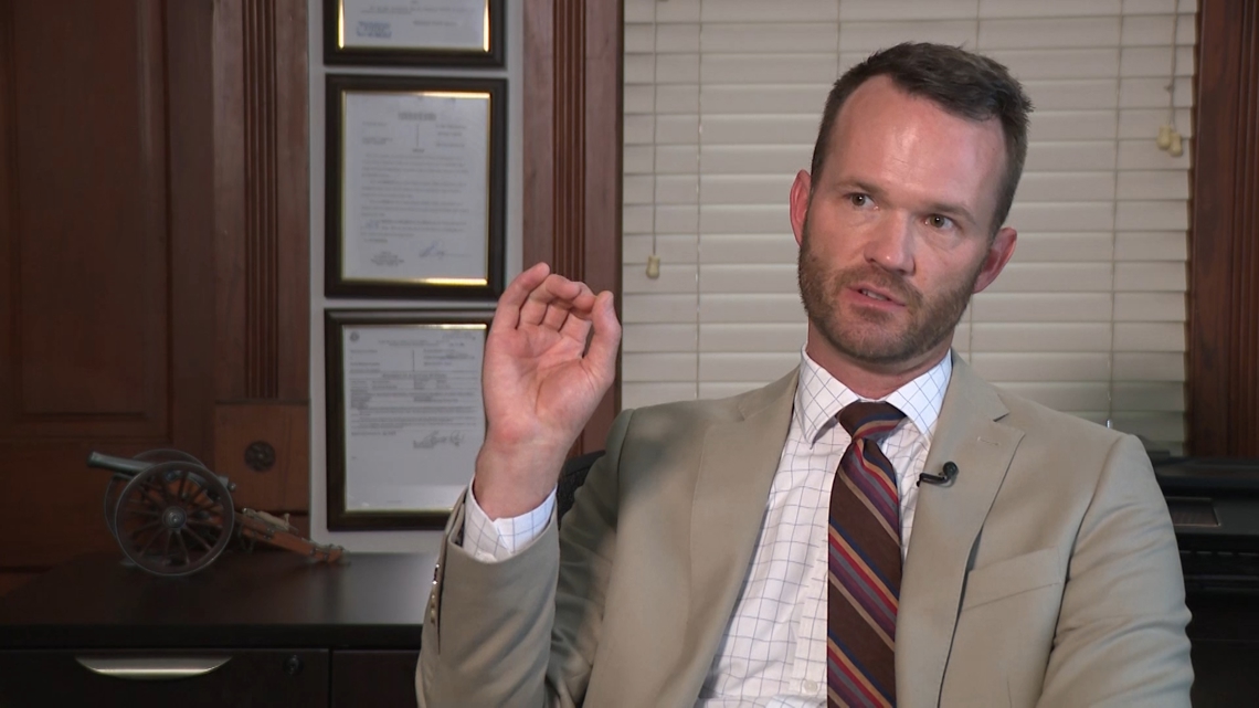 Attorney for APD Officer Christopher Taylor discusses dropped charges ...