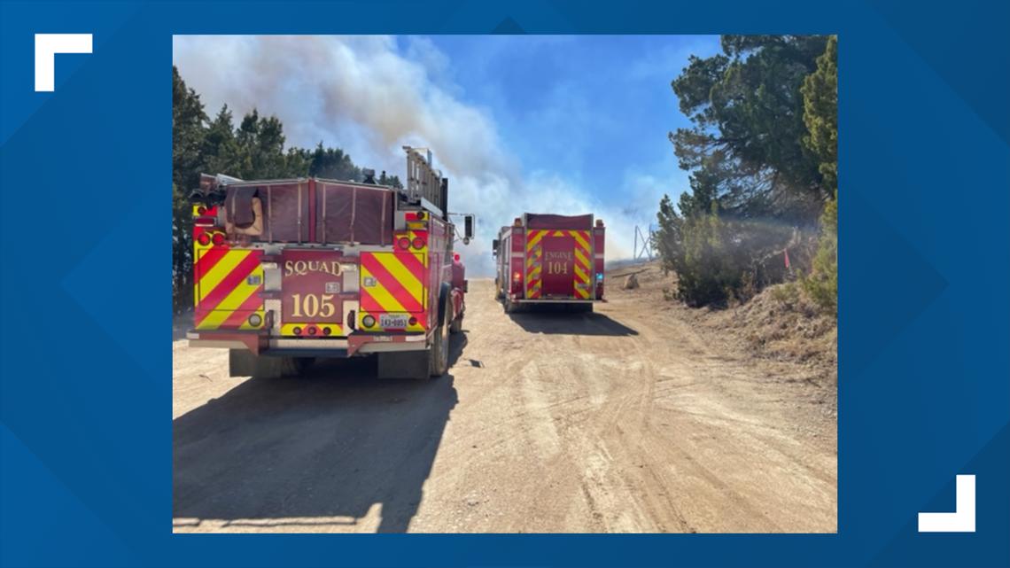Fire crews battle brushfire between Lago Vista and Jonestown Sunday ...