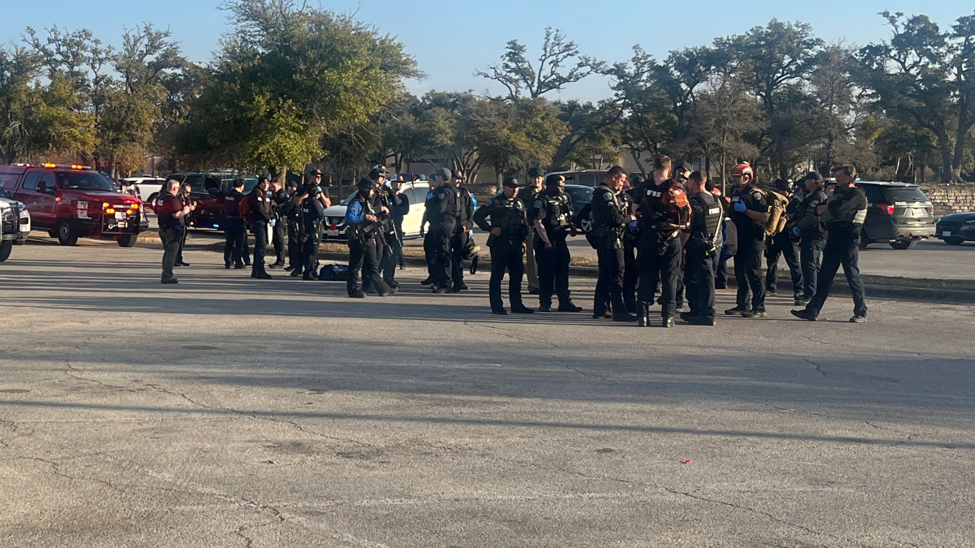 Austin police responding to incident at Lakeline Mall, no active ...