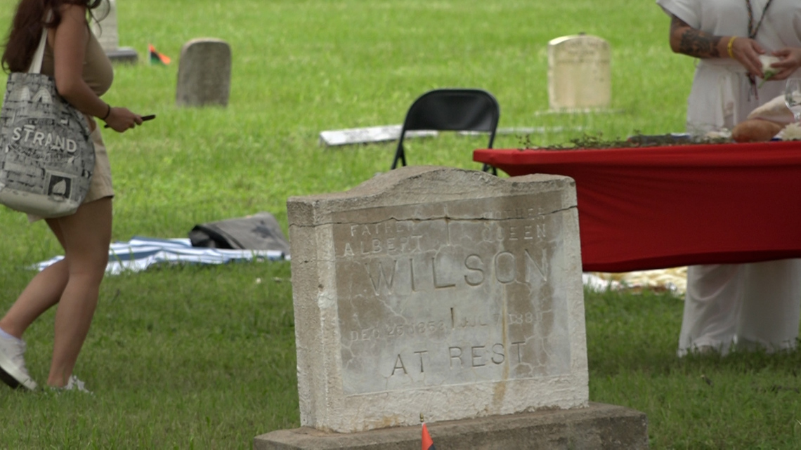 Austinites find long-lost relatives' graves at Bethany Cemetery | kvue.com