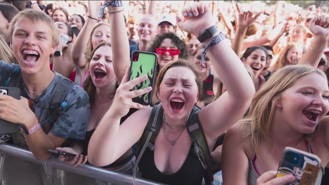 Austin police give tips on preventing phone theft at ACL Fest | kvue.com