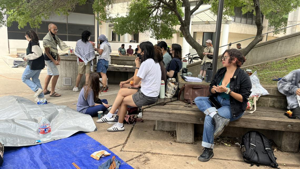 PHOTOS: Protesters gather outside Travis County Jail awaiting others ...