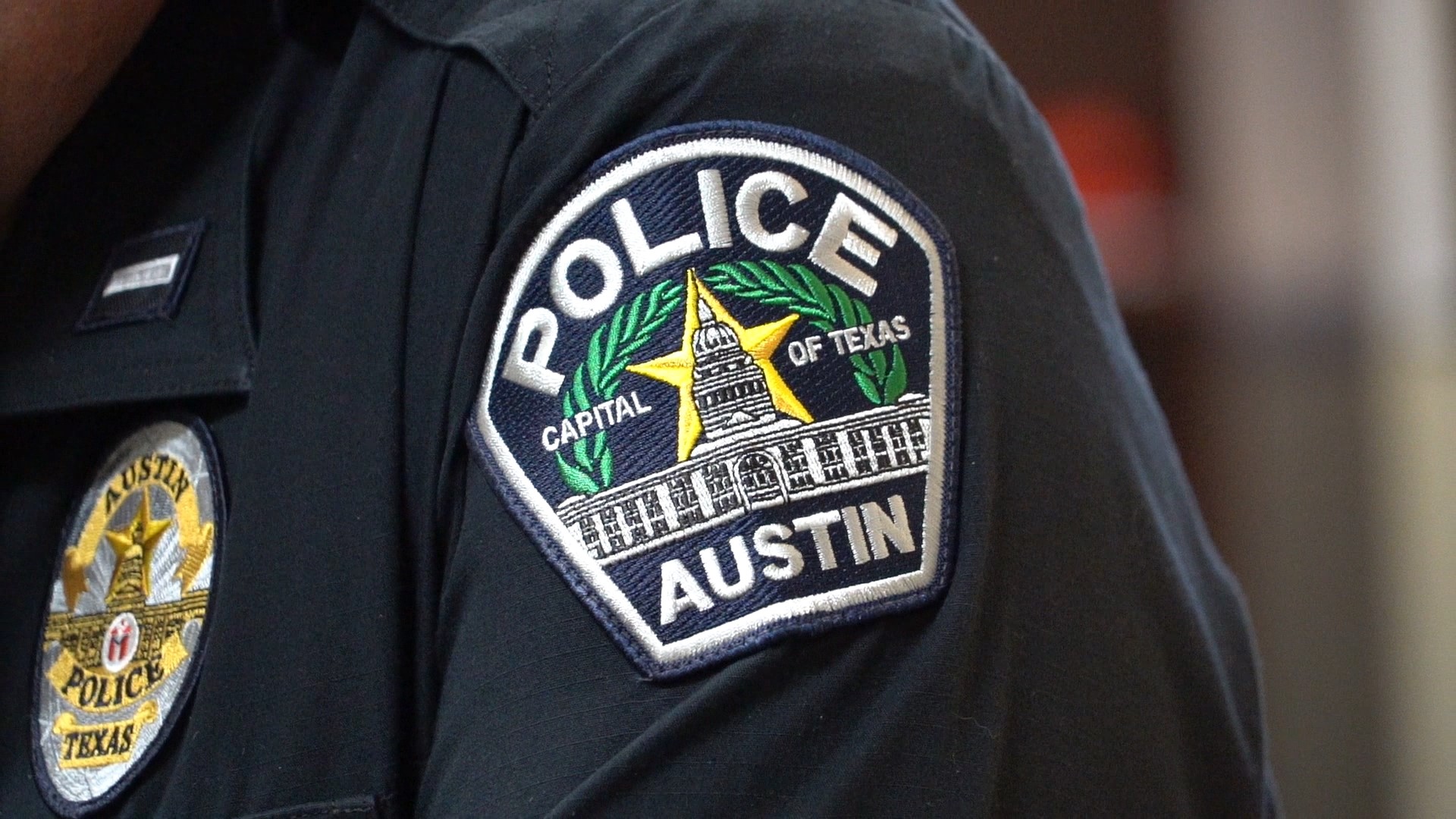 Armed man on the run as Austin police investigate burglary on Menchaca ...