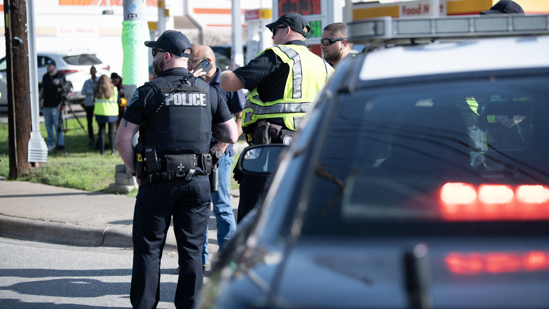 CapMetro Access van rolls over in South Austin, causing traffic delays ...