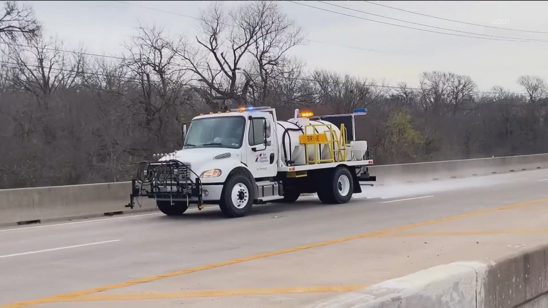 TxDOT pretreating roads ahead of possible snow, sleet in Central Texas ...