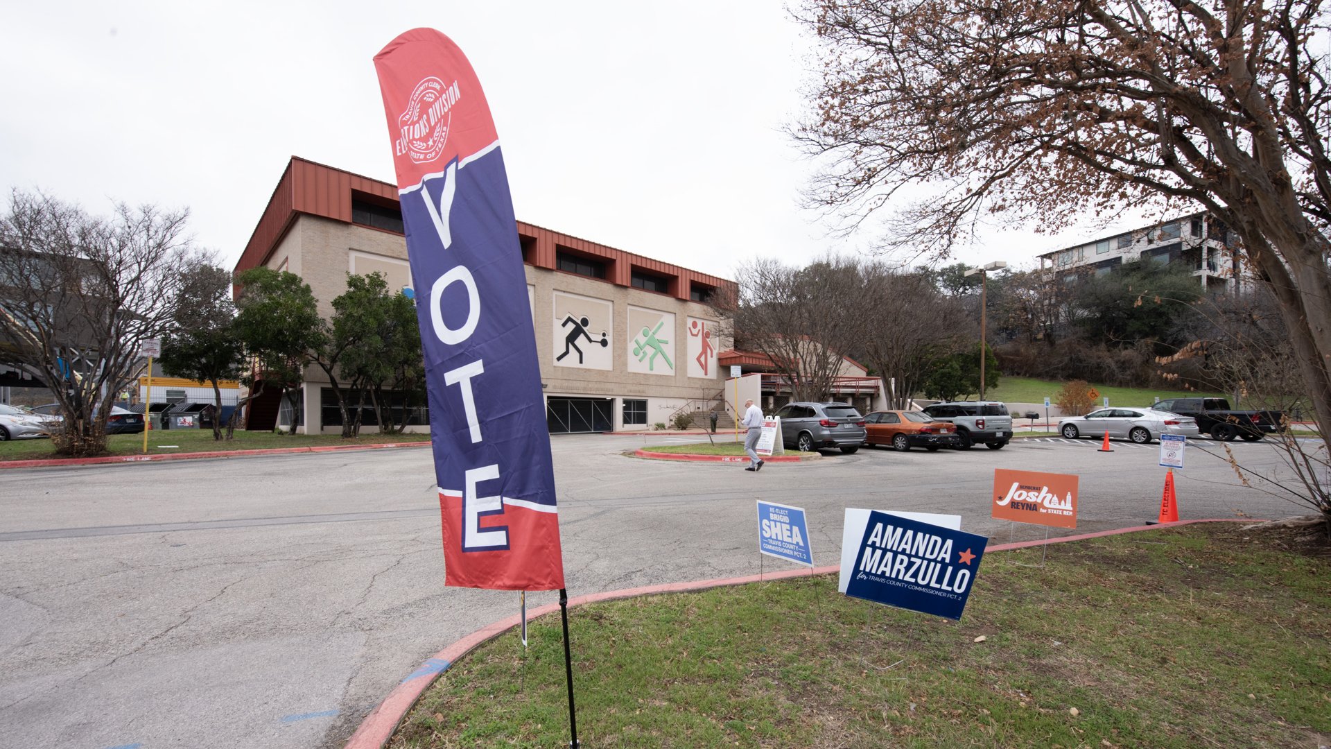 Candidates begin final push as early voting for primary election starts ...
