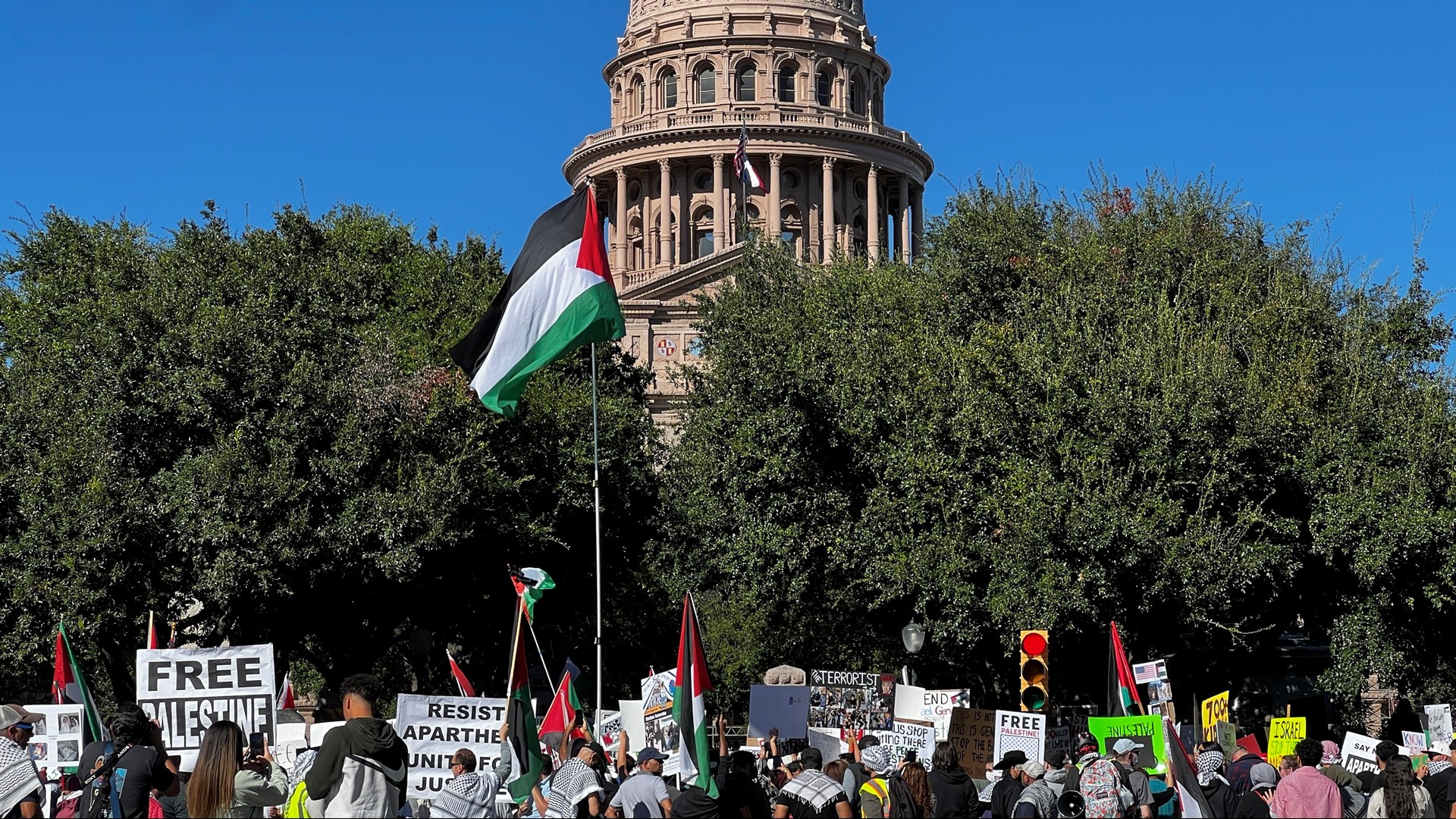 Israel, Palestine supporters gather in separate protests at the Texas ...