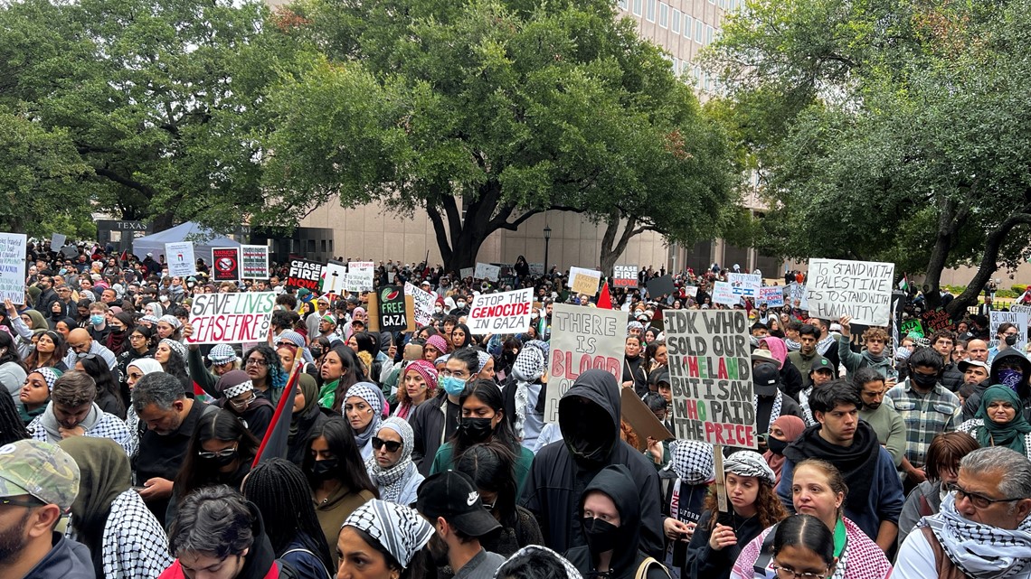 PHOTOS: Rally at Texas Capitol calls for cease-fire in Gaza | kvue.com